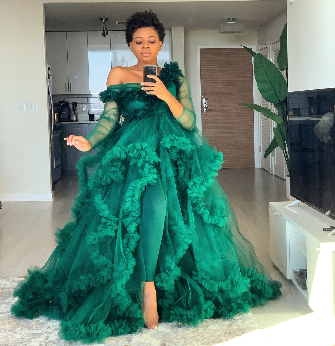 Custom Tulle Robe Off Shoulder in Emerald – Oyemwen